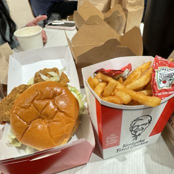 KFC - Updated December 2025 - 16 Reviews - 380 World Way, Los Angeles ...