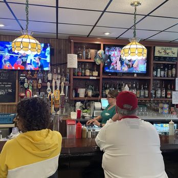 THE VILLAGE GREEN BAR & GRILL - Updated October 2025 - 169 Photos & 142 ...