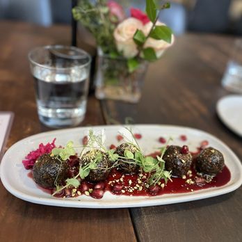 DIVAN RESTAURANT & BAR - Updated May 2024 - 1026 Photos & 724 Reviews ...