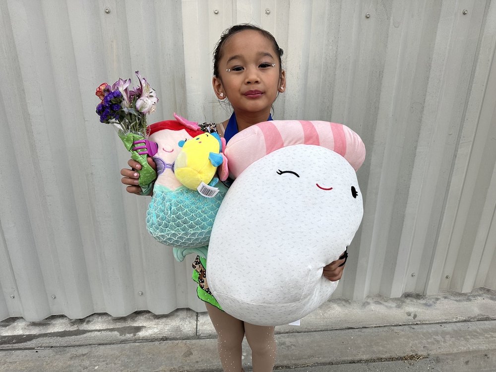 LA KINGS ICELAND AT PARAMOUNT - Updated December 2025 - 102 Photos & 76 ...