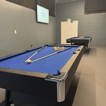 COURTSIDE BAR & GRILL - Updated December 2025 - 15 Photos - 340 Oak St ...