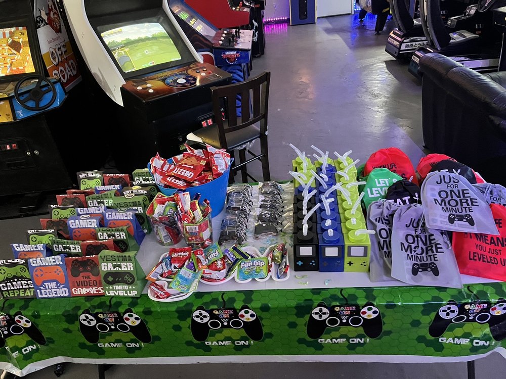 EXTRAORDINAIRE ARCADE - 77 Photos - 2347 N Sierra Way, San Bernardino ...