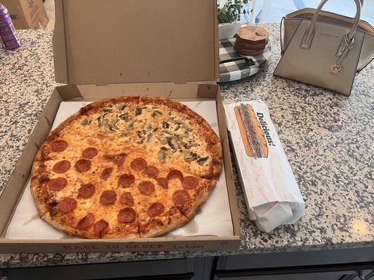 CARLUCCI’S PIZZA - Updated December 2025 - 19 Photos & 69 Reviews - 657 ...