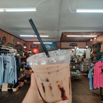 ELBE MARKET COUNTRY STORE - Updated November 2025 - 30 Photos & 21 ...