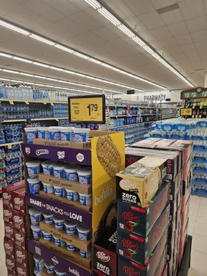 VONS - Updated October 2025 - 67 Photos & 70 Reviews - 6450 Sky Pointe ...