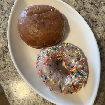 DANNYS DONUT SHOP - Updated December 2025 - 86 Photos & 58 Reviews ...