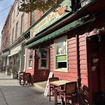 STRAWBERRY PLACE - Updated June 2025 - 489 Photos & 682 Reviews - 72 S ...