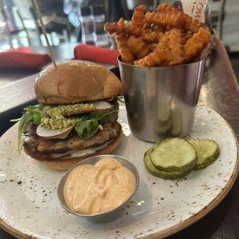 RED COW 50TH & FRANCE - Updated February 2025 - 867 Photos & 1006 ...