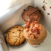 BENJI’S BAKERY & CAFE - 334 Photos & 177 Reviews - Bakeries - 901 E ...