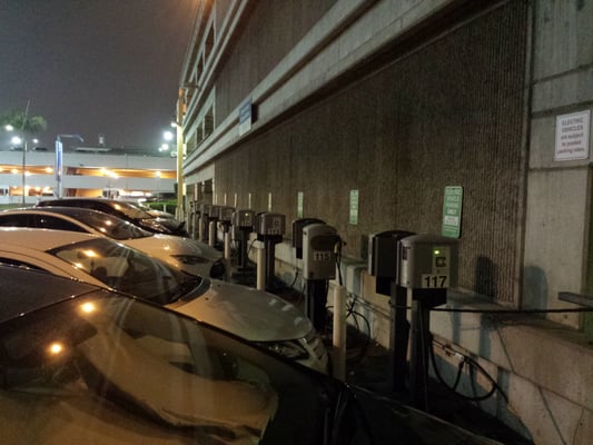 LAX CELL PHONE WAITING LOT - Updated December 2025 - 22 Photos & 42 ...