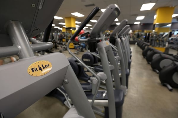 FIT4LESS - Updated May 2026 - 44 Reviews - 235-700 Lawrence Ave W ...