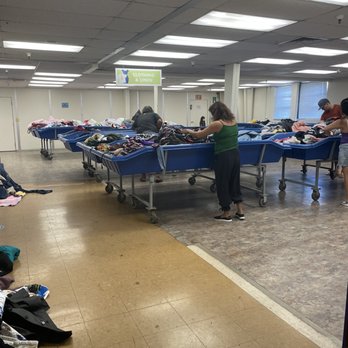 GOODWILL OUTLET STORE - Updated December 2024 - 30 Photos & 15 Reviews ...