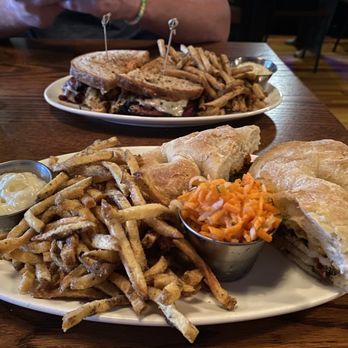 BICKERDYKE TABLE & TAP - Updated December 2025 - 26 Photos & 26 Reviews ...