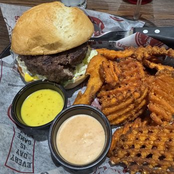 MUGSHOTS GRILL & BAR - Updated June 2025 - 47 Photos & 30 Reviews ...