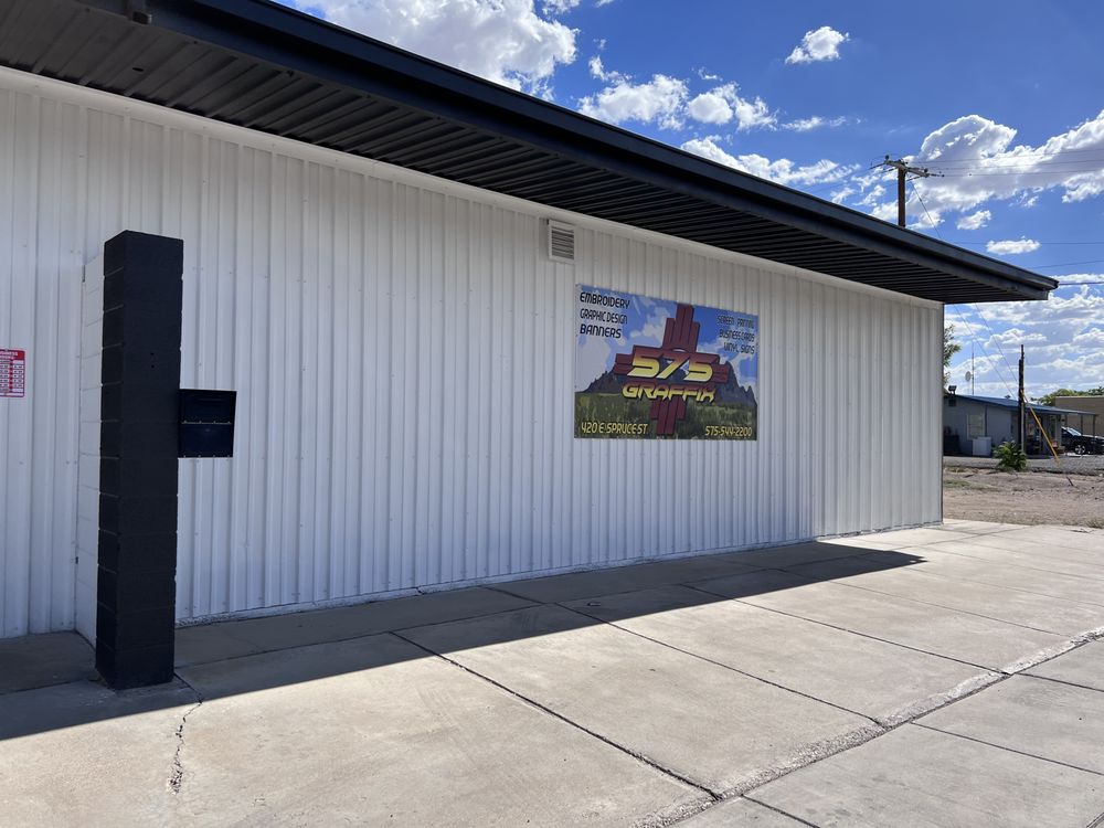 575 GRAFFIX - Updated September 2025 - 15 Photos - 420 East Spruce St ...