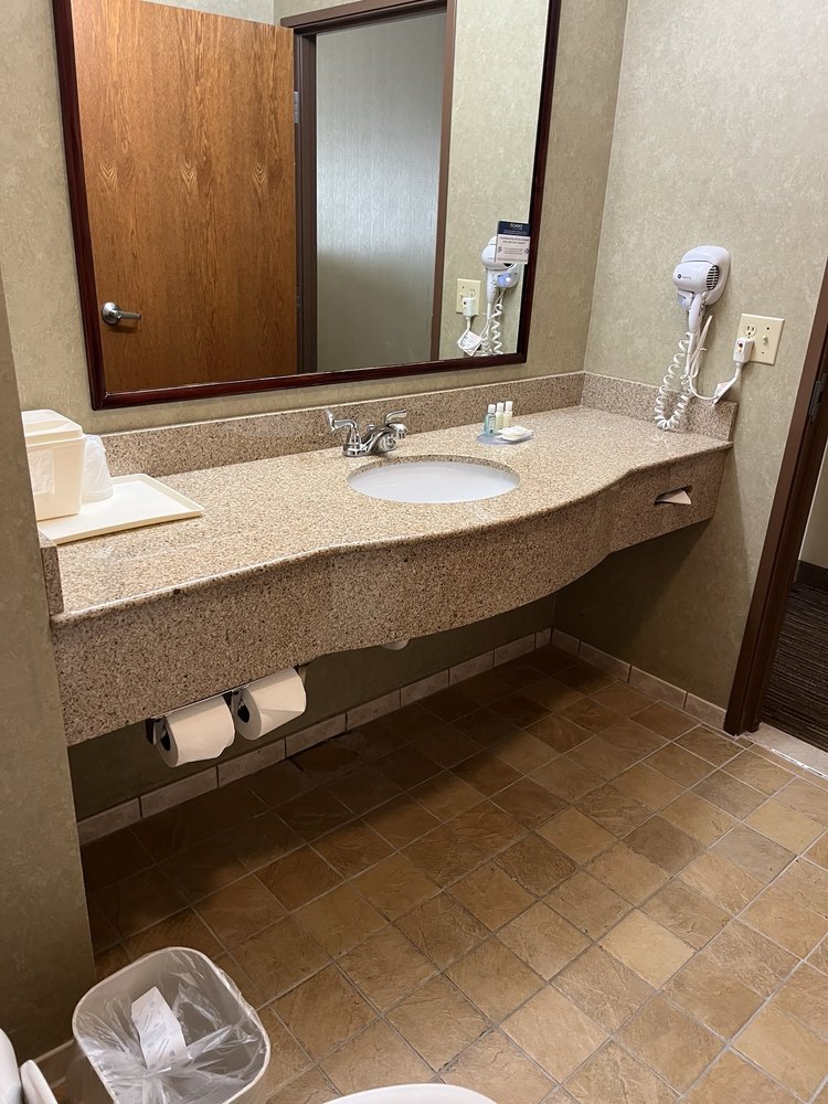 QUALITY INN & SUITES FISHKILL SOUTH NEAR I-84 - Updated January 2026 ...
