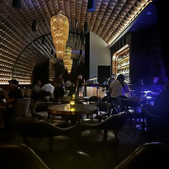 SIDEBAR - Updated October 2025 - 18 Photos - 9757 Katy Fwy, Houston ...