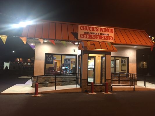 CHUCK’S WINGS - Updated July 2025 - 20 Photos & 25 Reviews - 4592 S ...