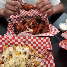 VALLEY WINGS - Updated January 2026 - 343 Photos & 471 Reviews - 1495 N ...