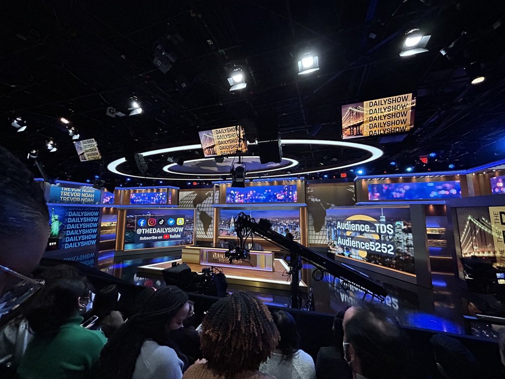 THE DAILY SHOW - Updated October 2024 - 225 Photos & 259 Reviews - 733 ...