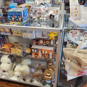 888 COLLECTIBLES - Updated December 2024 - 105 Photos & 91 Reviews ...
