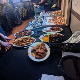 SIDELINES SPORTS BAR AND GRILL - Updated December 2025 - 245 Photos ...