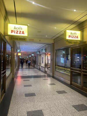 ROCKEFELLER CENTER CONCOURSE PLAZA - Updated January 2026 - 33 Photos ...