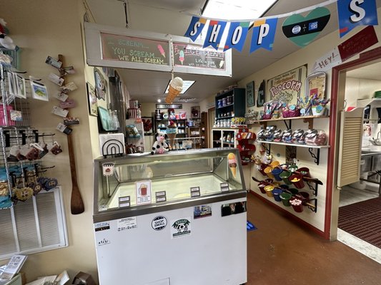 CHIPPY’S POPCORN CREATIONS - Updated January 2026 - 38 Photos & 17 ...