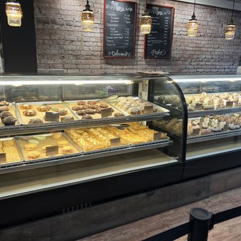 THE SWEET SHOPPE - 130 Photos & 115 Reviews - 721 East Main St, Blue ...