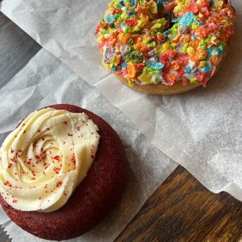 URBAN DONUT - Updated July 2024 - 267 Photos & 147 Reviews - 2805 Allen ...