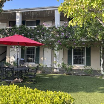 LAVENDER INN BY THE SEA - 192 Photos & 188 Reviews - 206 Castillo St ...