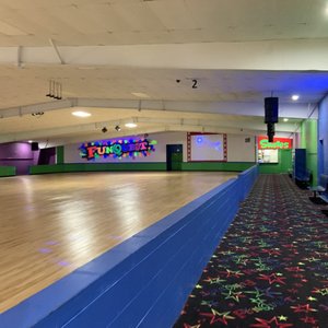 FUNQUEST FAMILY ENTERTAINMENT CENTER - 21 Photos & 13 Reviews - Skating ...