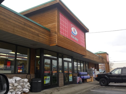 HOLIDAY STATIONSTORES - Updated April 2025 - 1501 Abbott Rd, Anchorage ...