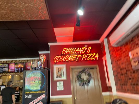EMILIANO’S PIZZA - Updated July 2025 - 78 Photos & 140 Reviews - 111 ...