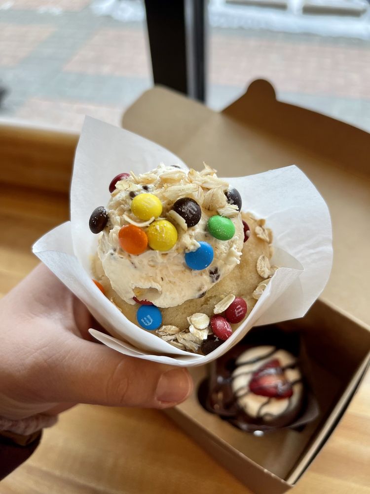 SCRATCH CUPCAKERY - Updated December 2025 - 69 Photos & 86 Reviews ...