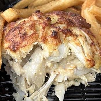BOX HILL CRAB CAKES - 424 Photos & 626 Reviews - 2915 Emmorton Rd ...