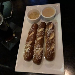BROADSIDE TAVERN - 53 Photos & 58 Reviews - Beer Bar - 99 Broad St ...