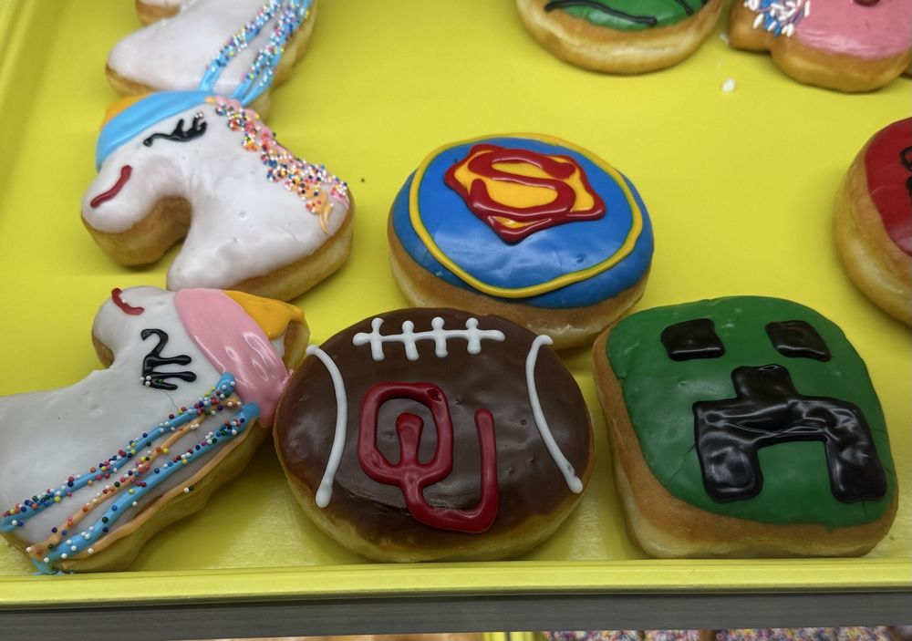 SWEET MONG DONUTS AND BAKERY - Updated January 2026 - 4309 S County ...