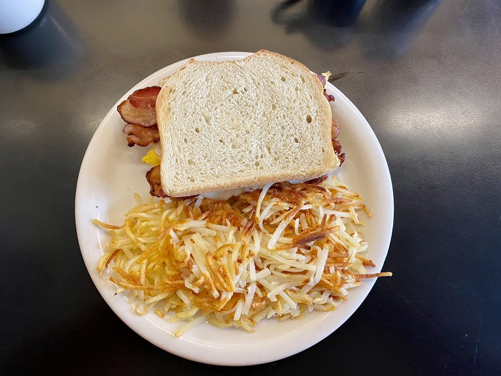 RED HUT CAFE - Updated July 2024 - 889 Photos & 1081 Reviews - 3660 ...