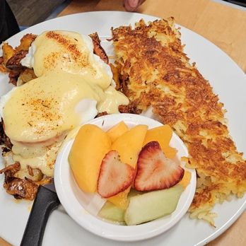 BUTTERCUP - Updated July 2024 - 799 Photos & 758 Reviews - 229 Broadway ...