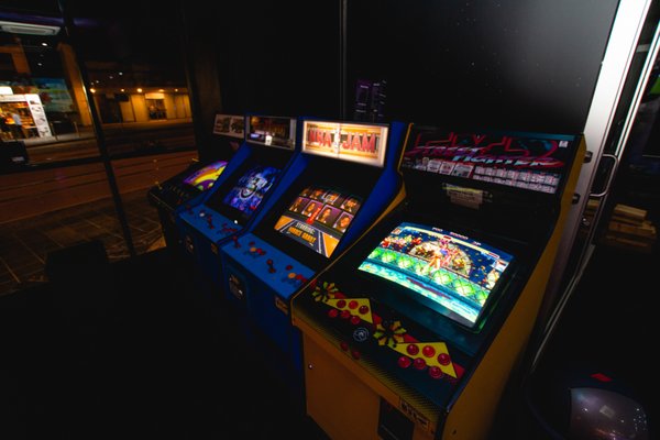 CHECKPOINT ESPORTS ARCADE & BAR - Updated September 2025 - 3090 Surfers ...