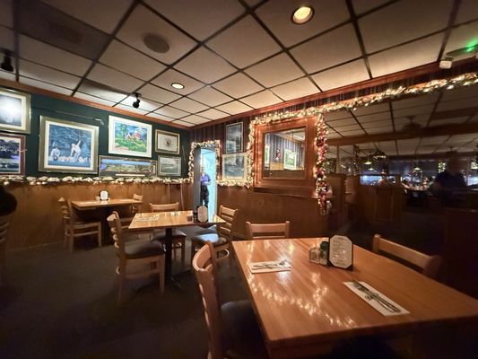 BOBBY’S RESTAURANT & LOUNGE - Updated December 2025 - 150 Photos & 283 ...