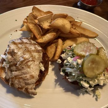 COLLINS BROTHERS PUBLIC HOUSE - Updated July 2025 - 297 Photos & 207 ...