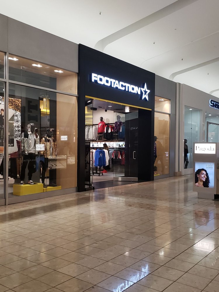 FOOTACTION - Updated March 2025 - 1051 Southcenter Mall, Tukwila ...