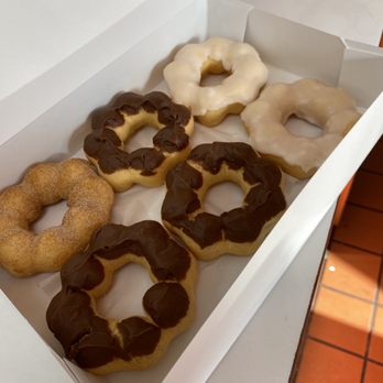 DONUT TREE - Updated February 2025 - 253 Photos & 369 Reviews - 388 N ...