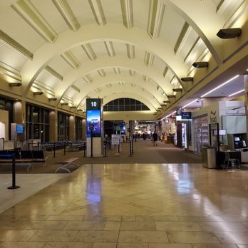 JOHN WAYNE AIRPORT - TERMINAL B - Updated December 2025 - 208 Photos ...