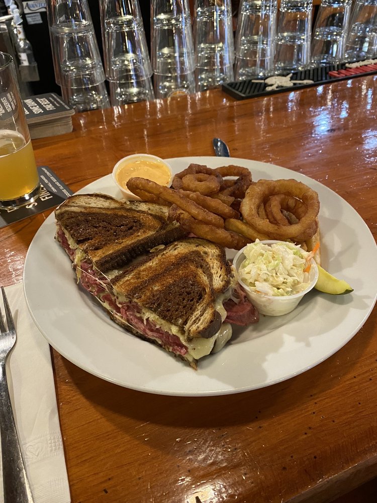 MAHONEY’S IRISH PUB & STEAKHOUSE - 67 Photos & 163 Reviews - 35 Main St, Poughkeepsie, NY - Menu ...