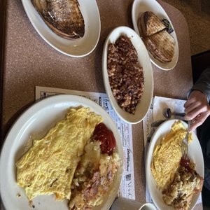 STATE LINE DINER - 320 Photos & 585 Reviews - 375 State Rt 17, Mahwah ...