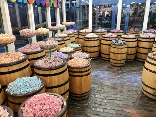 CANDY BARREL - Updated May 2024 - 28 Photos & 18 Reviews - 140 E ...