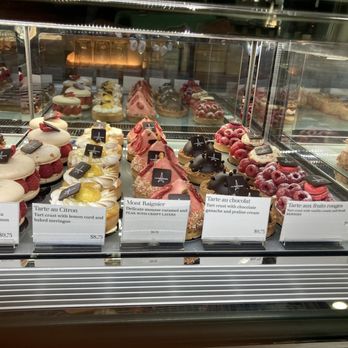 LA PARISIENNE FRENCH BAKERY - Updated December 2024 - 1067 Photos & 732 ...